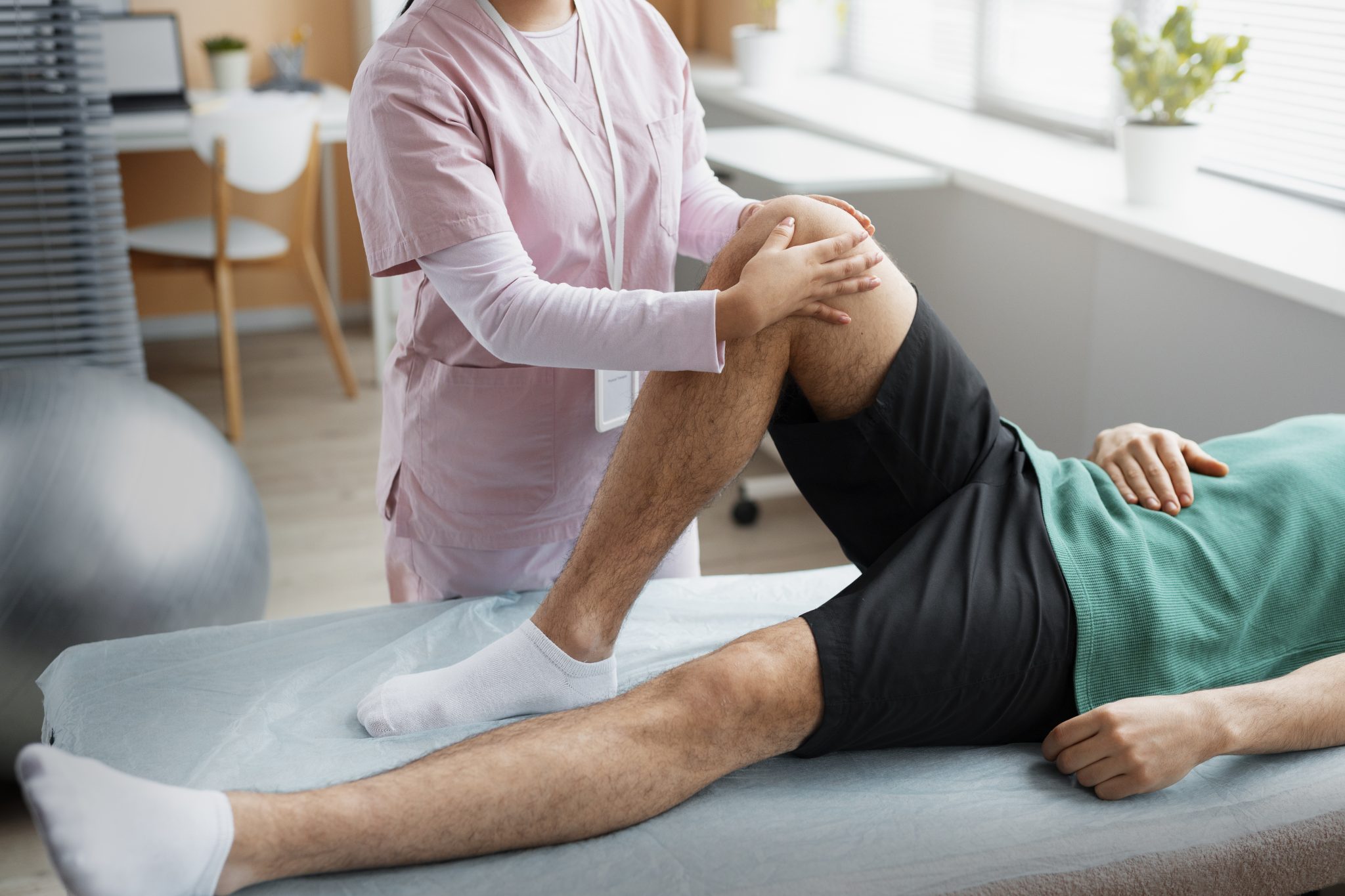 Operación de Prótesis de Rodilla: Pasos, Beneficios y Recuperación
